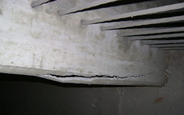 17 Types of Concrete Cracks | Defects Causes and Solutions